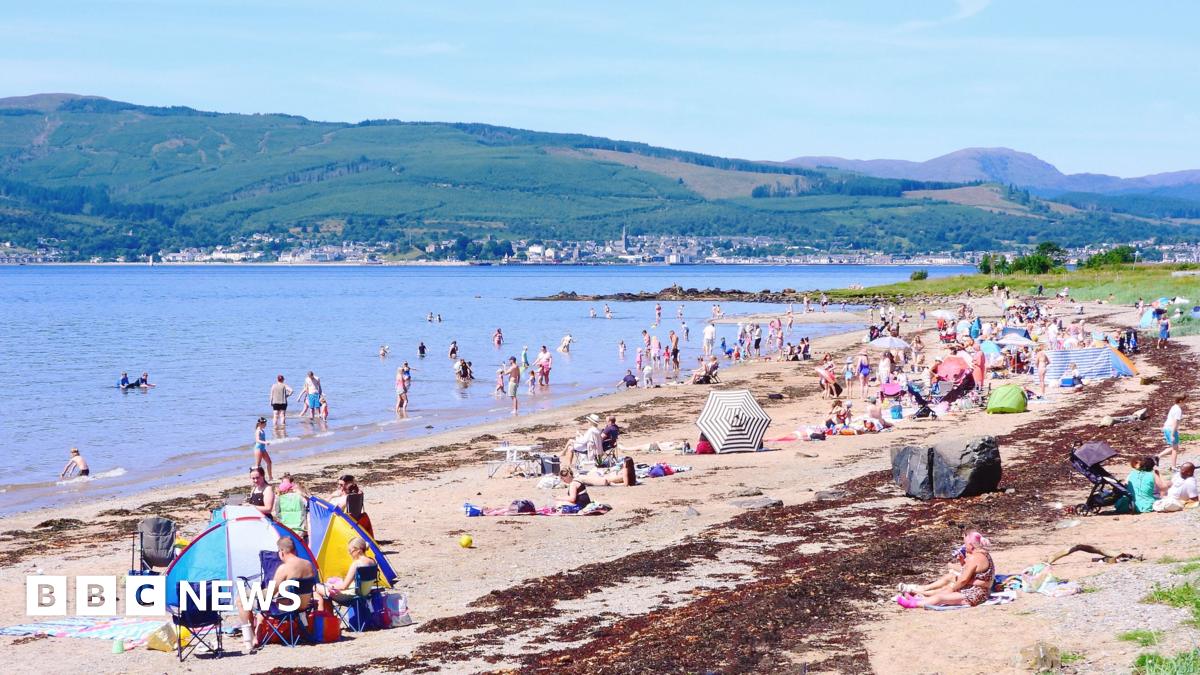 Temperatures soar as Scottish heatwave begins - BBC News