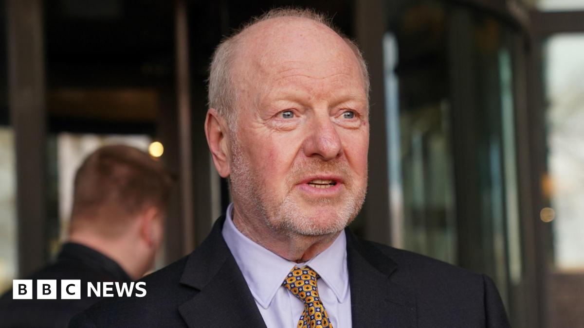 Post Office Horizon IT scandal: Alan Bates rejects second offer - BBC News