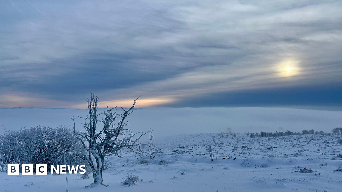 Your photos: Snow and floods across West Midlands - BBC News