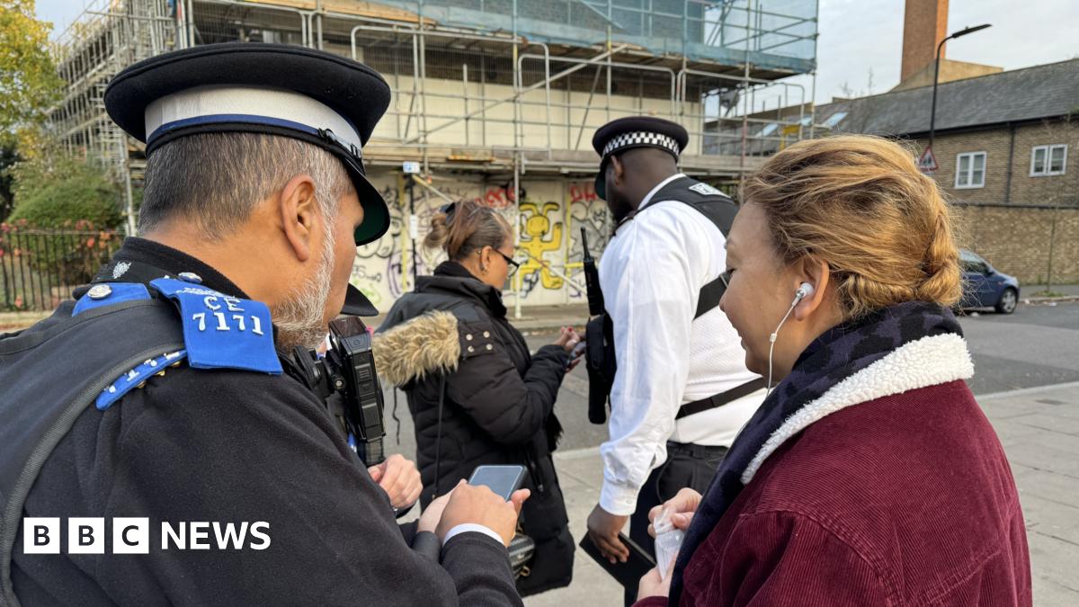 Mobile phone theft: What to do if your device is stolen - BBC News