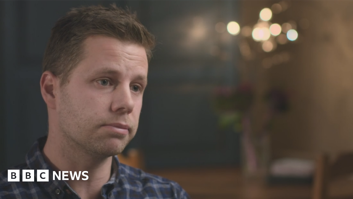 Poisoned Novichok police officer Nick Bailey settles over case - BBC News