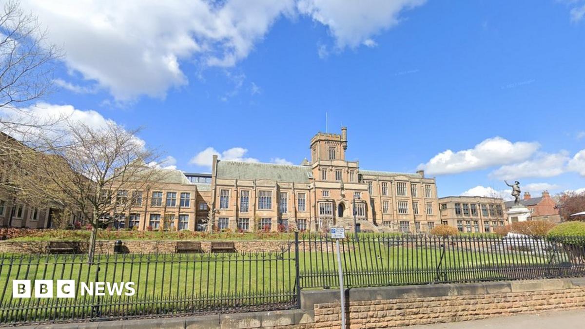 Nottingham High School ex-teacher banned over images - BBC News