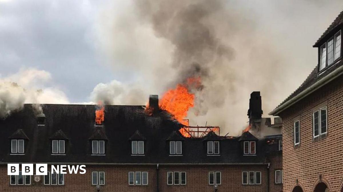 Fire-hit Newcastle University hall repairs given green light - BBC News