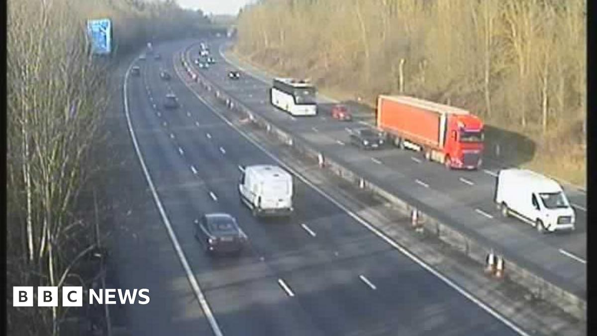 Man dies after M11 lorry crash near Bishop's Stortford - BBC News