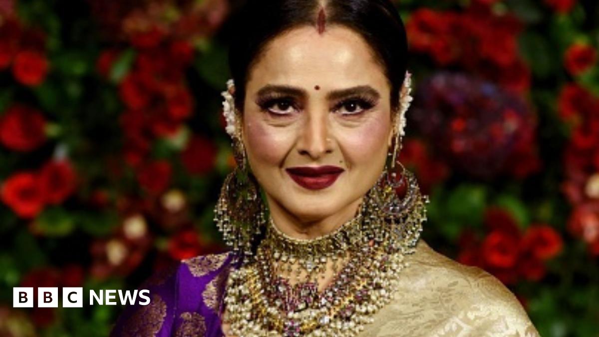 Rekha at 70: Bollywood's timeless icon - BBC News