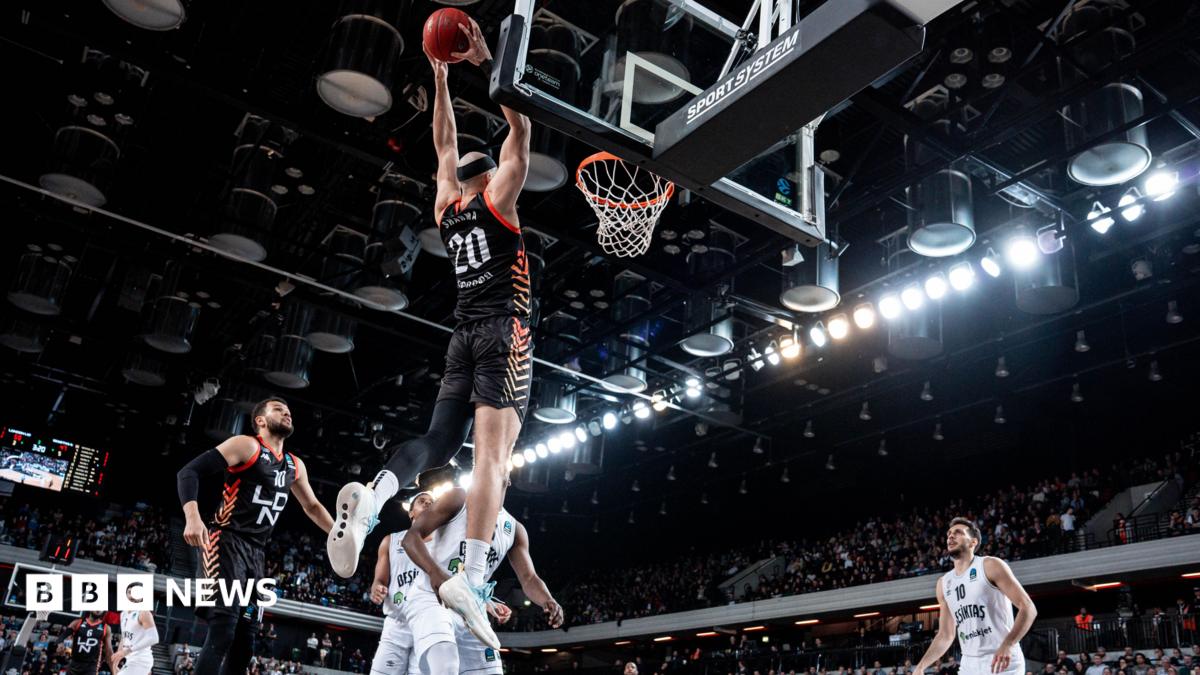 London Lions plans 'world-class' basketball stadium in capital - BBC News