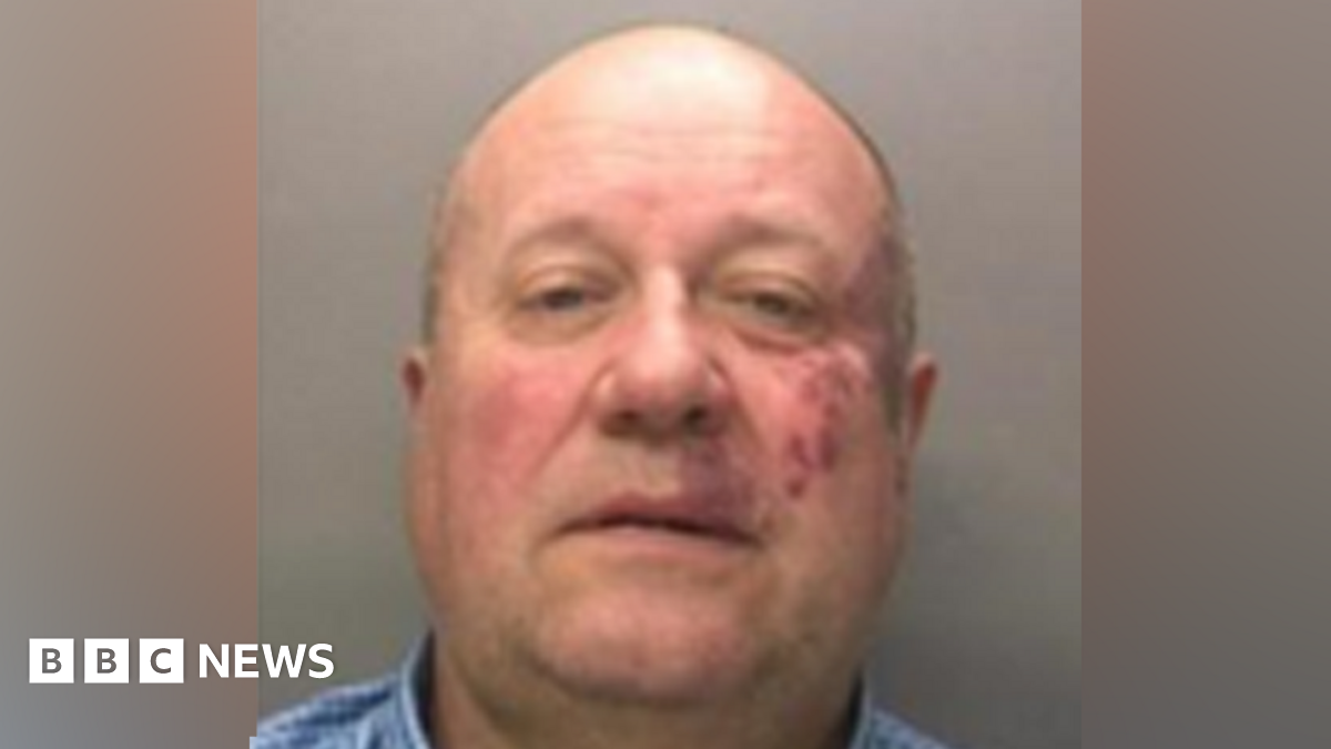 Four jailed for plan to fix Coventry boxing promoter's trial - BBC News