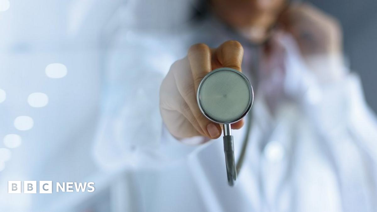 NI Health: 'More people than ever paying for private healthcare' - BBC News