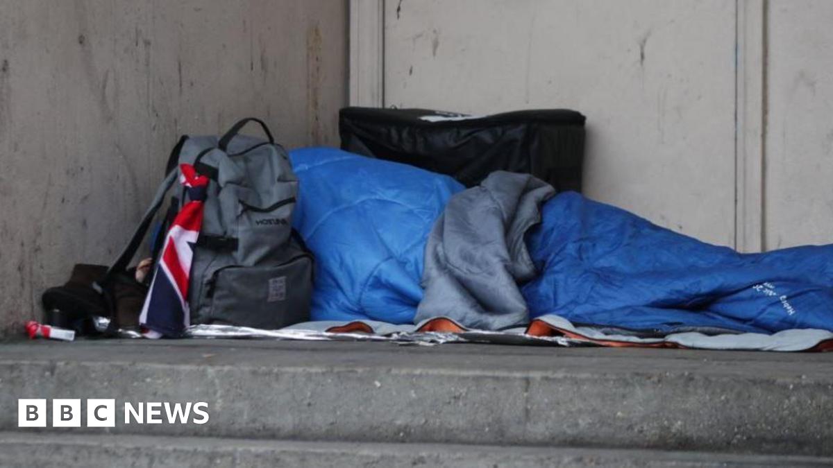 Sheffield homeless levels at all-time high - council - BBC News