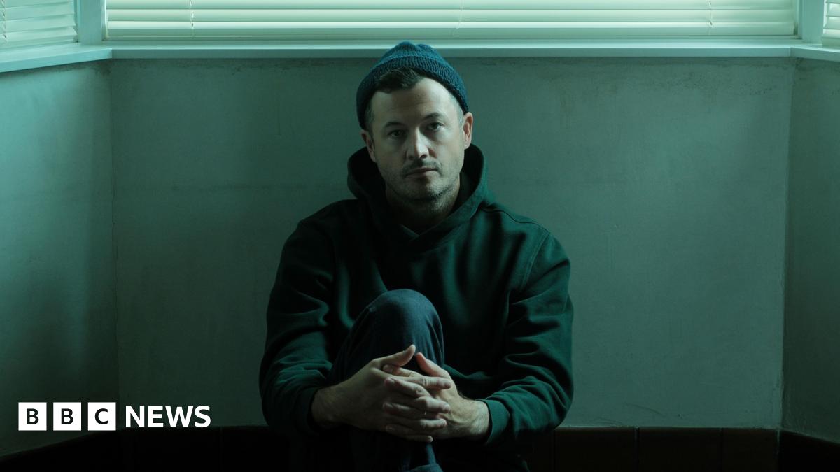 SYML: The American musician reclaiming his lost Welsh roots - BBC News