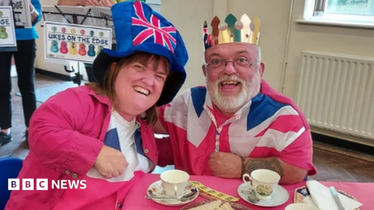 Volunteer-run Alz Café Wolverhampton wins King's Award - BBC News