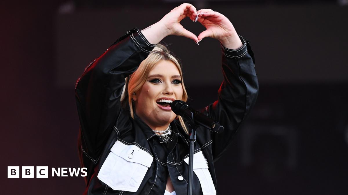 Festival Too in King's Lynn reflects '40 years of musical styles' - BBC News