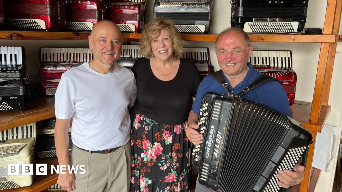 London: Allodi accordions used by Status Quo and Pogues to close its ...