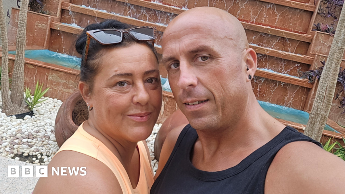 Halifax mum recalls moment partner's CPR saved her - BBC News