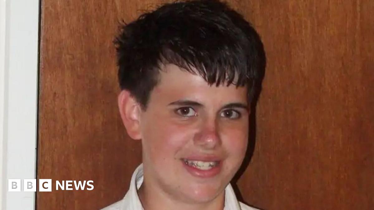 Jimmy Mizen: Mum fears son's killer became 'more aggressive' in prison ...