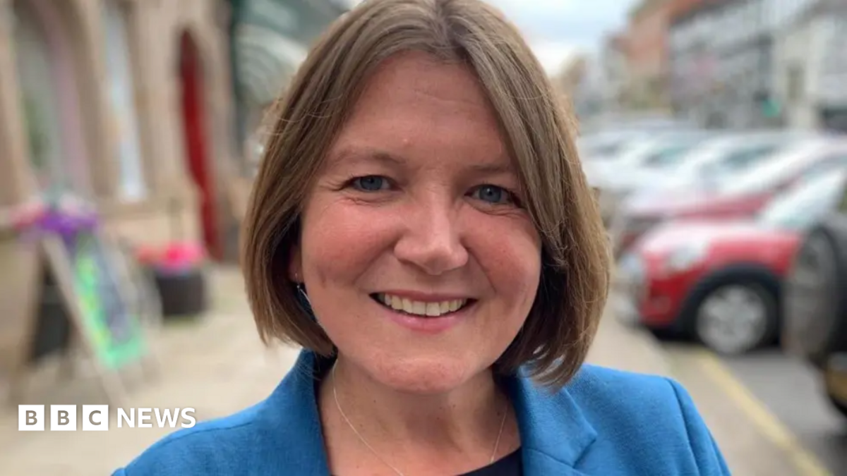 Green party MP to give £91k salary to charities - BBC News