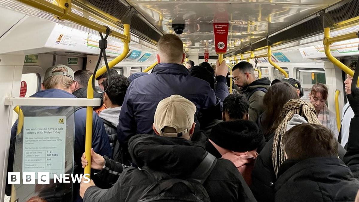Metro timetable cuts due to reliability woes, email reveals - BBC News