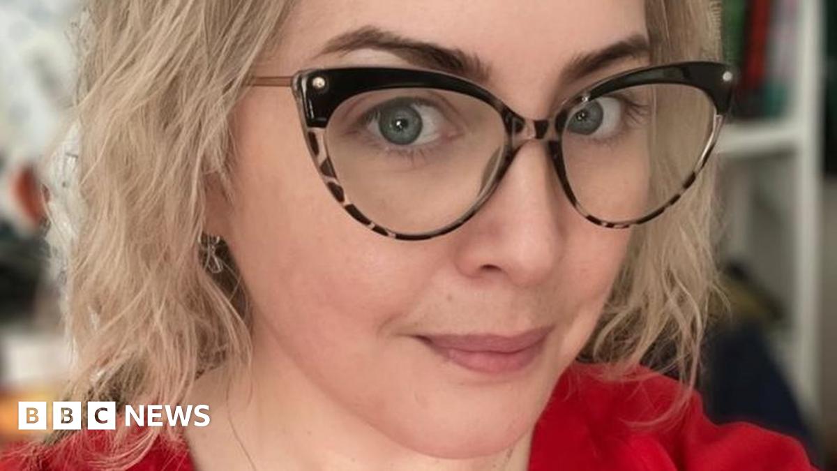 ADHD: 'My diagnosis helps me understand my brain better' - BBC News