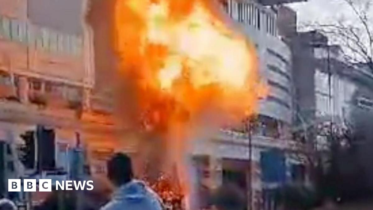 Truck explodes outside West Quay shopping centre in Southampton - BBC News