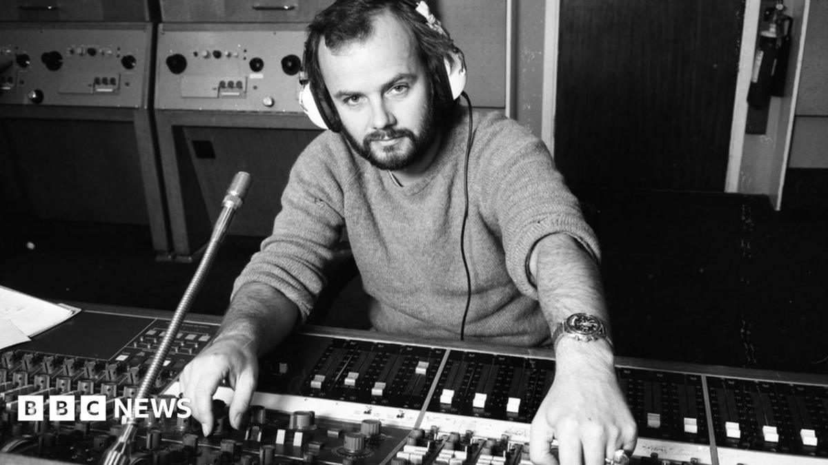 John Peel's family selling rare items from his archive - BBC News