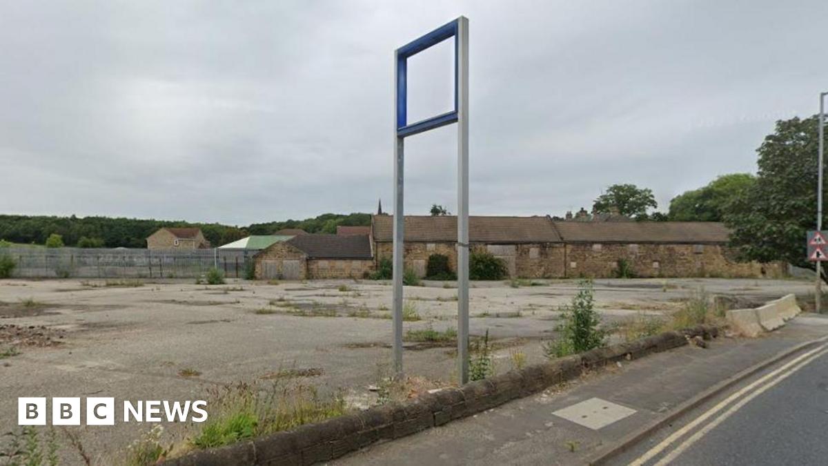 Homes set to be built on former Thrybergh garden centre site - BBC News