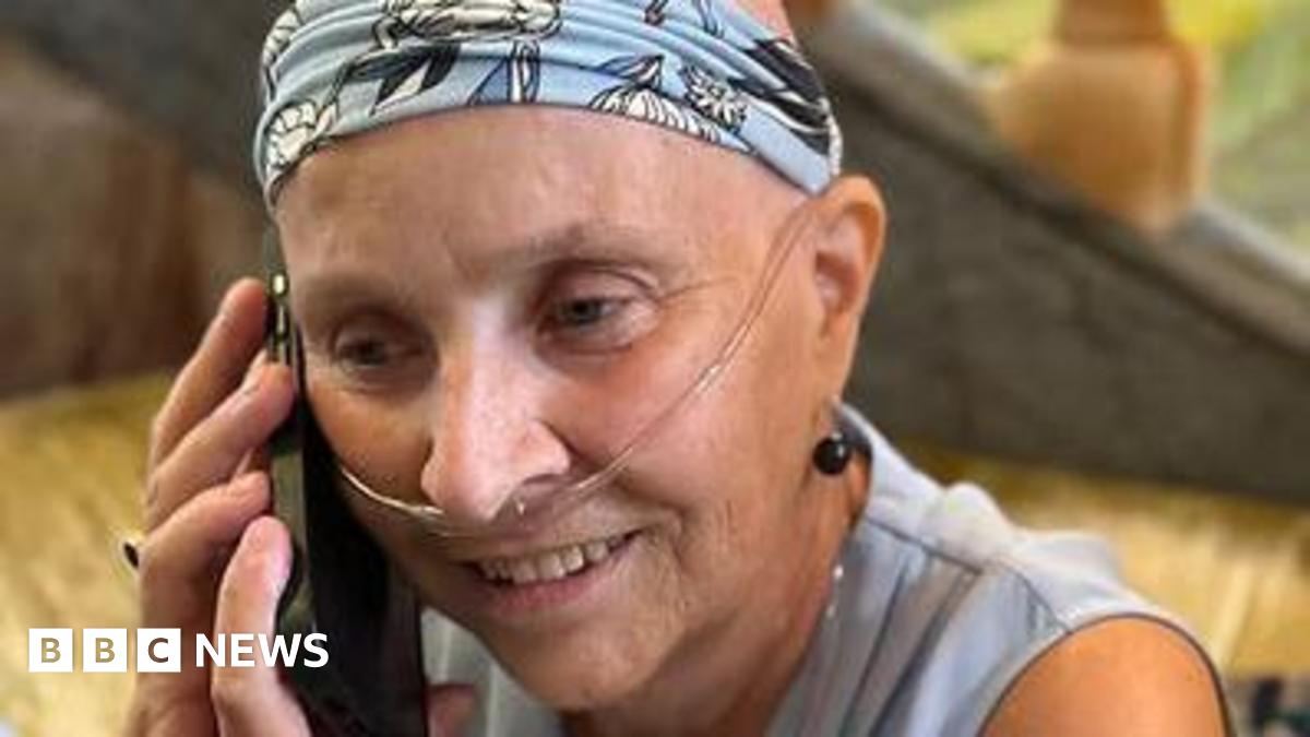 Cancer campaigner dies after 14 years with illness - BBC News