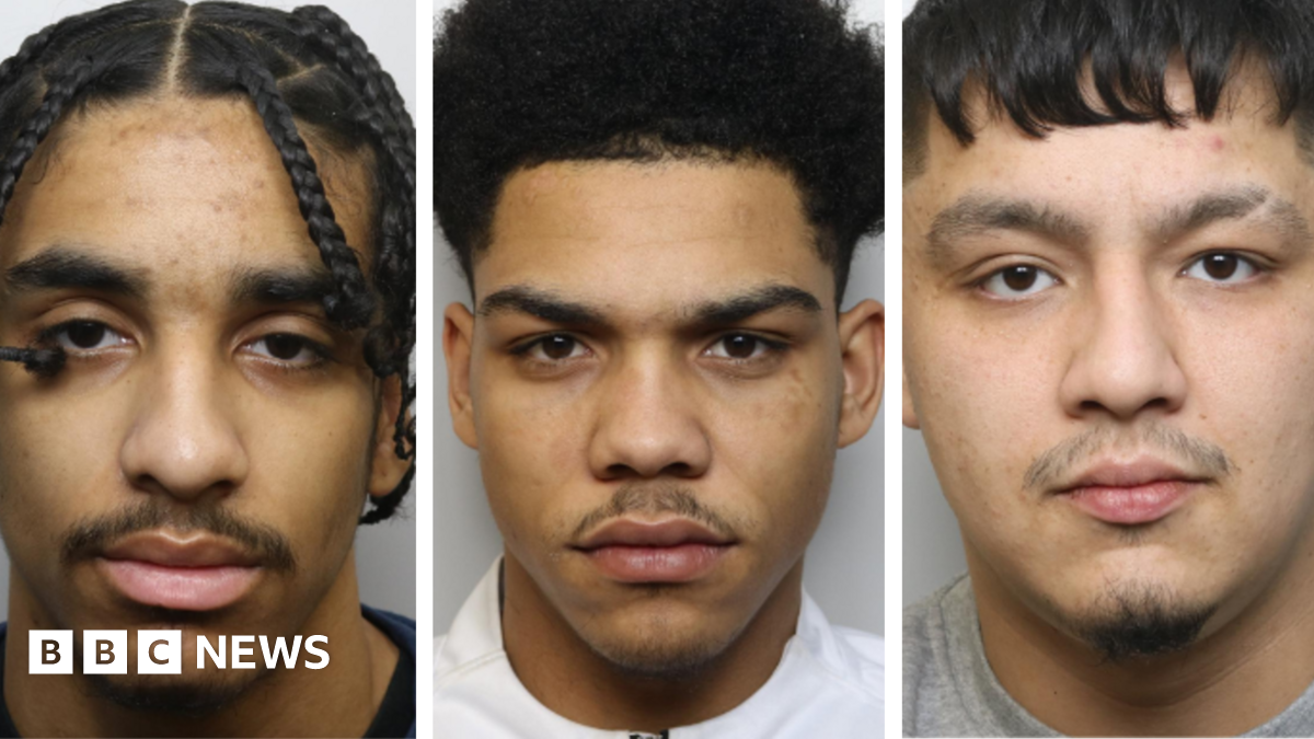 Jamie Meah: Police hunt for three men two years after stabbing - BBC News