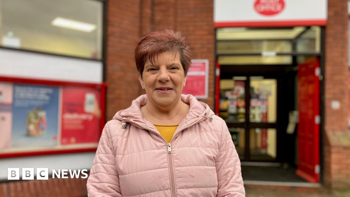 Customers and Redditch MP urge Post Office not to close town branch ...