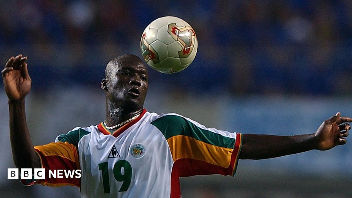 Papa Bouba Diop: Senegal mourns football hero - BBC News
