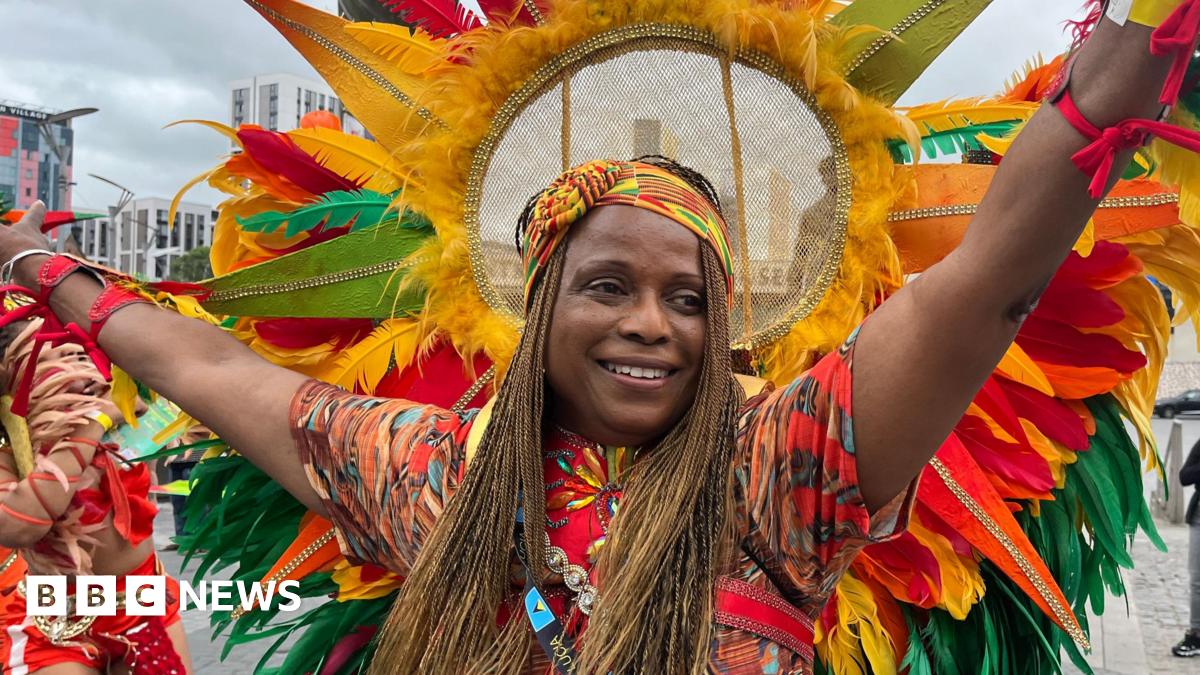 Return of Coventry Caribbean parade brightens city streets - BBC News