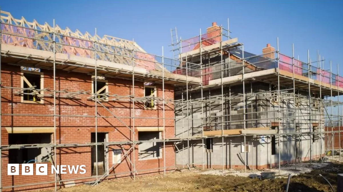 Surrey: Planning decisions due in 2025 on thousands of new homes - BBC News