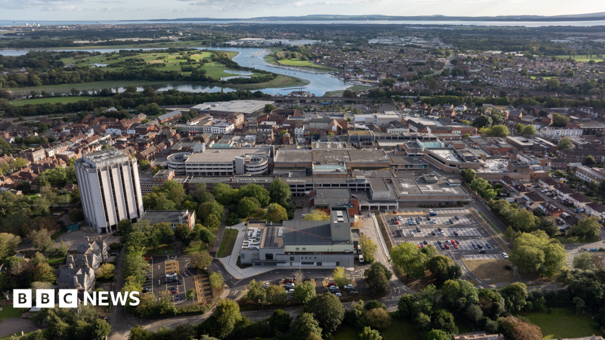 Fareham council unveils £125m 'masterplan' to transform town - BBC News