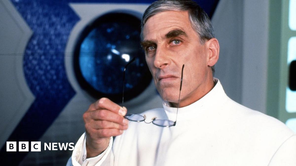 Demon Headmaster actor Terrence Hardiman dies aged 86 - BBC News