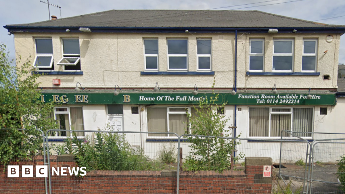 Blaze at Sheffield Full Monty club 'deliberate' - fire service - BBC News
