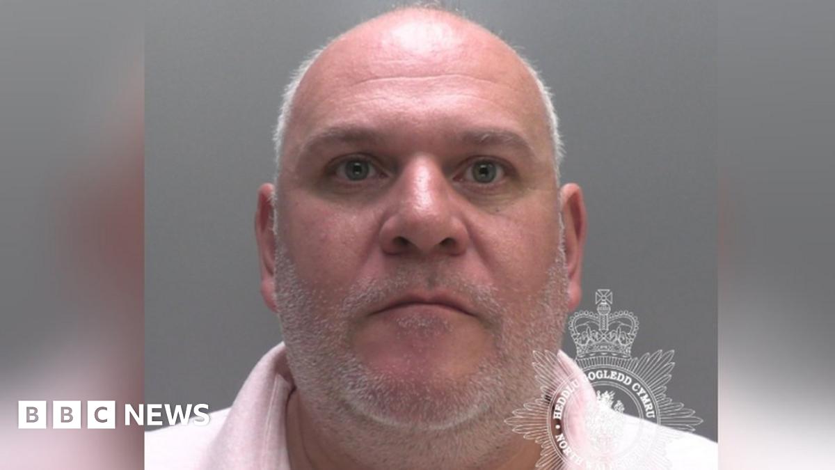 Barmouth: David Redfern jailed for murdering woman, 71 - BBC News