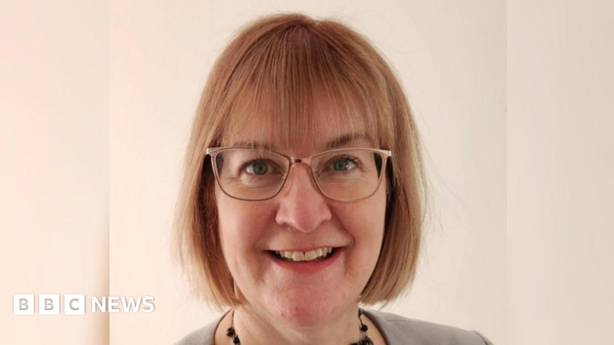 Gloucestershire County Council names Jo Walker as new chief exec - BBC News