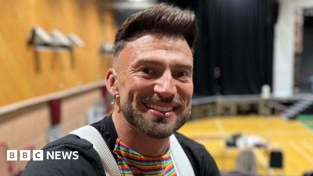 Elf the Musical star Jake Quickenden excited for Essex Christmas - BBC News
