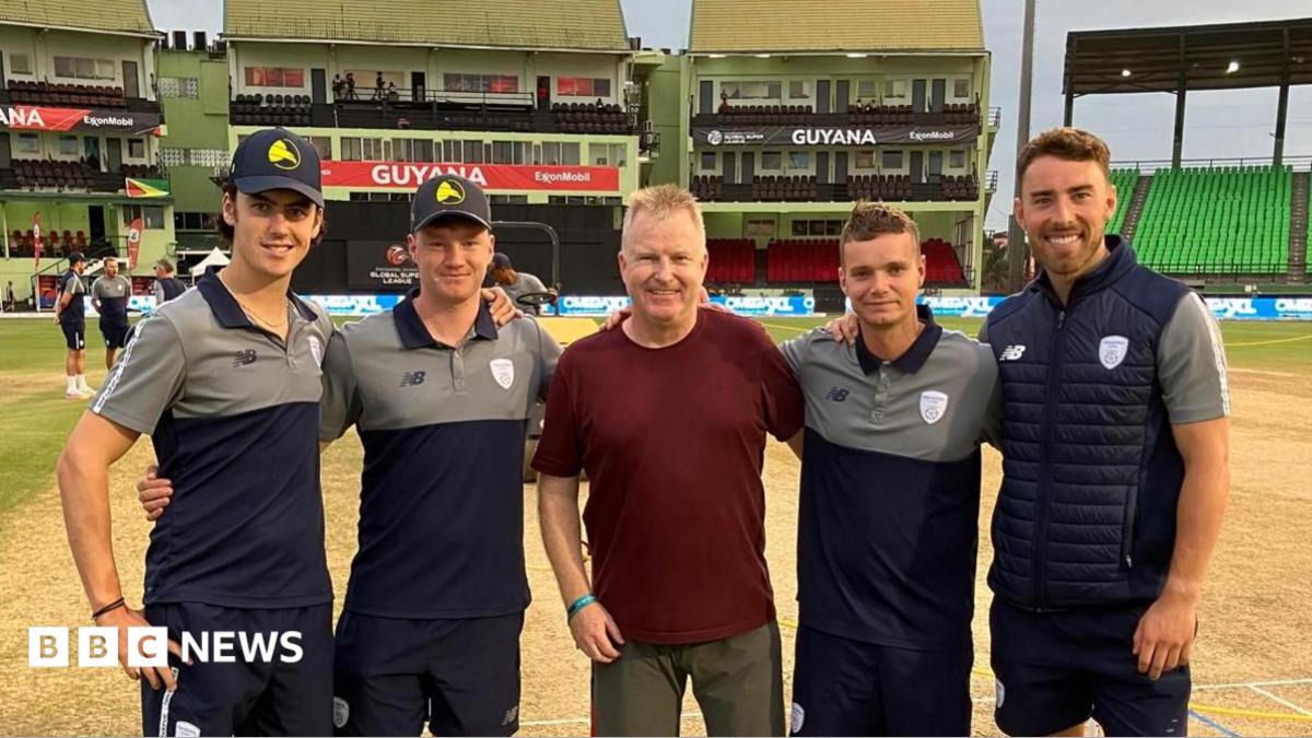 Hampshire Cricket superfan is team's only supporter at GSL - BBC News