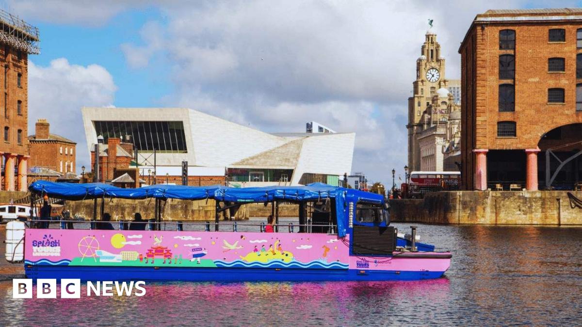 Liverpool: Amphibious land to water vehicle tours return to city - BBC News