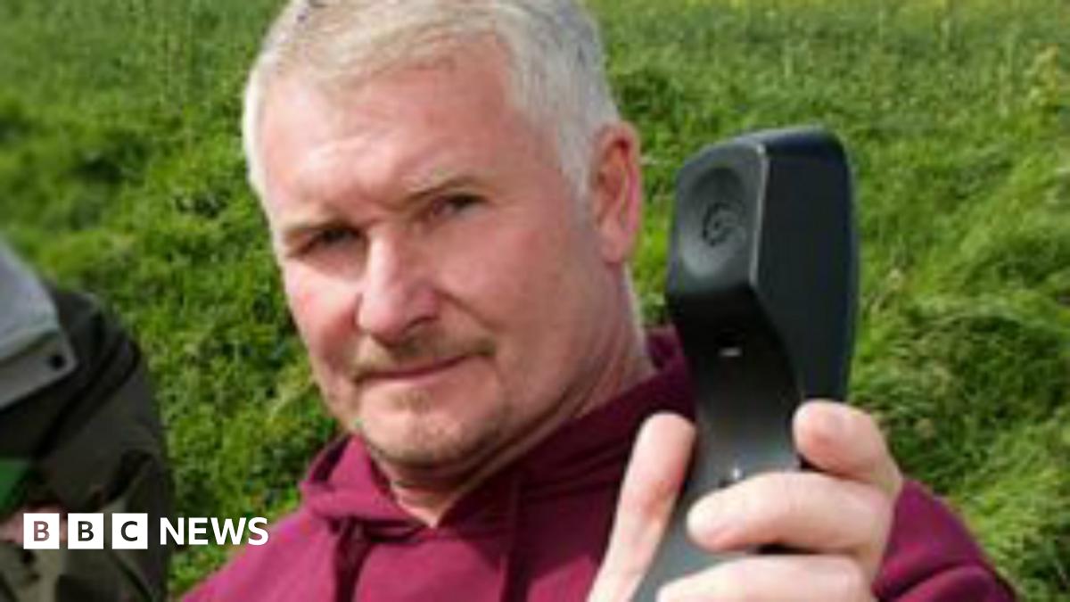 Peter Stuart murder: Son-in-law Steve Paxman arrested - BBC News