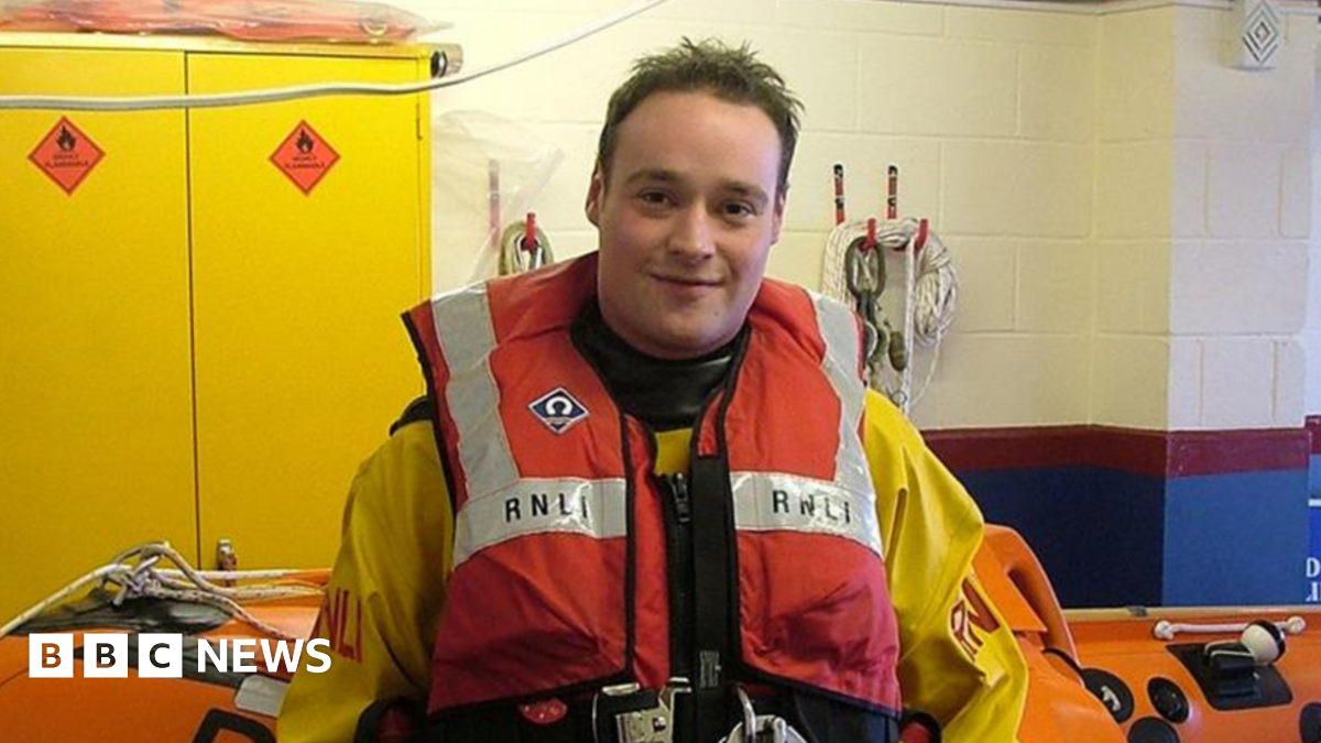Sunderland lifeboat named after man who died in plane crash - BBC News