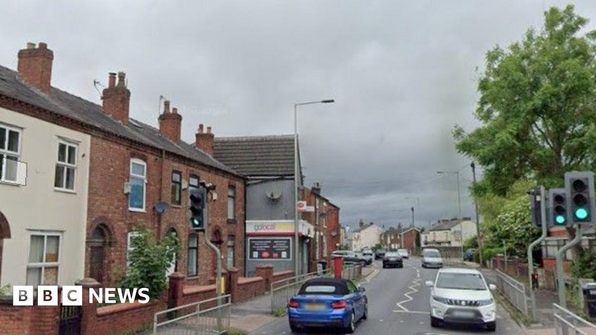 Wigan: Man seriously hurt after being knocked down - BBC News