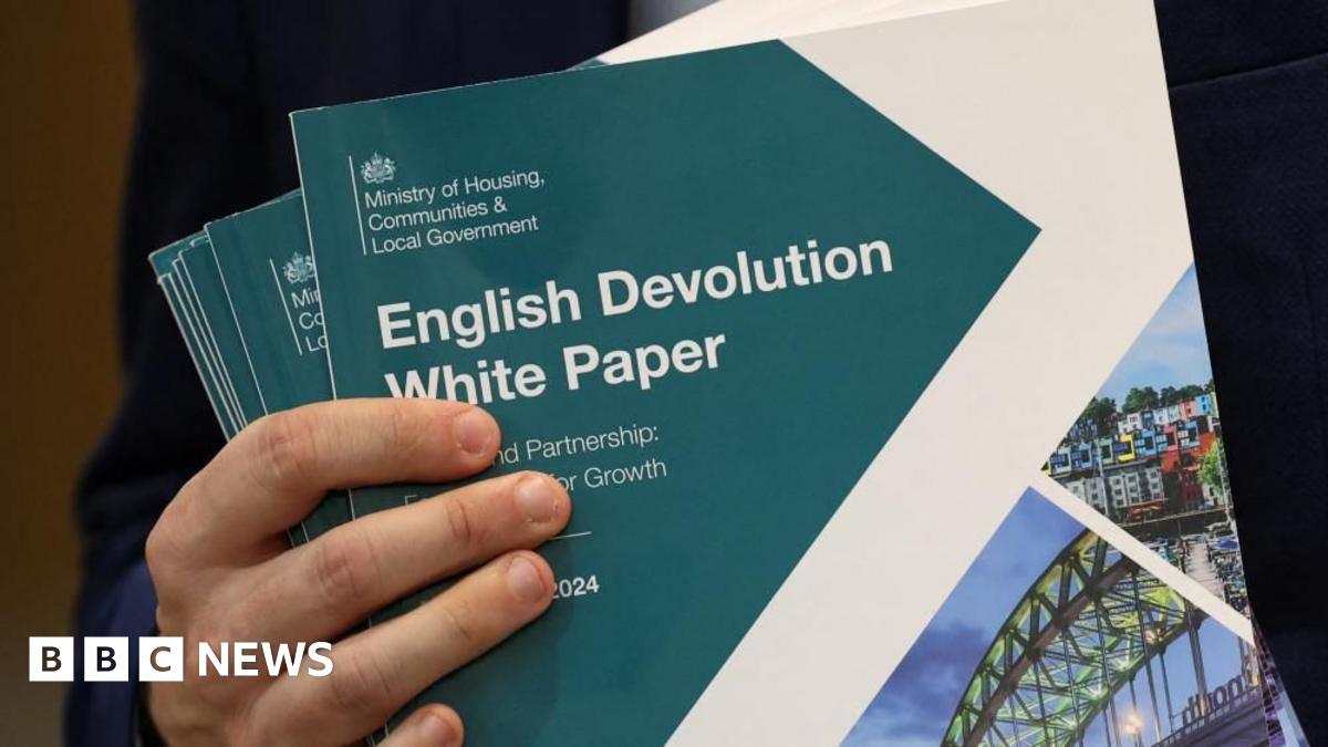 Northamptonshire devolution fears for 'Millwall of councils' - BBC News