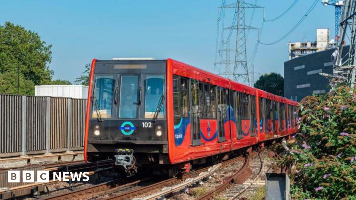 Consultation launched on Thamesmead DLR extension - BBC News