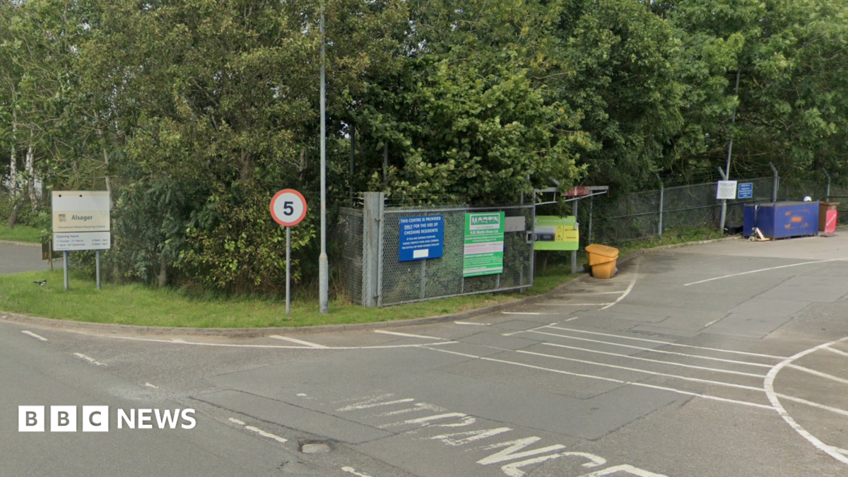 Hundreds oppose proposed Alsager tip closure - BBC News