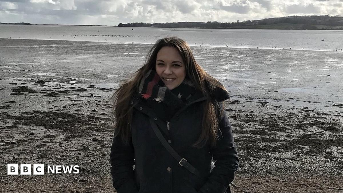 'Divorce left me an emotional mess' - BBC News