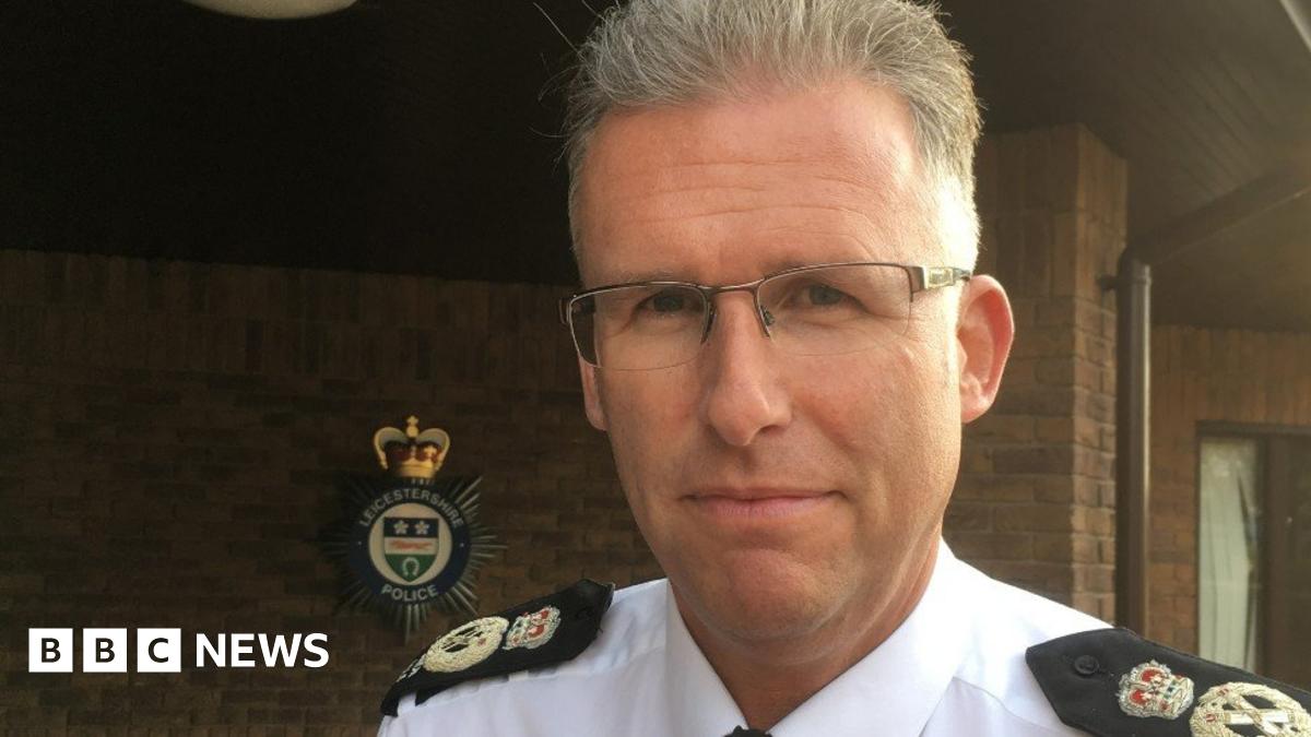 Simon Cole: Former Leicestershire chief constable took his own life - BBC News
