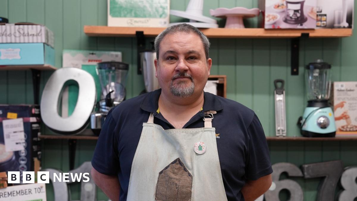 Letchworth community lending shed sees popularity boom - BBC News