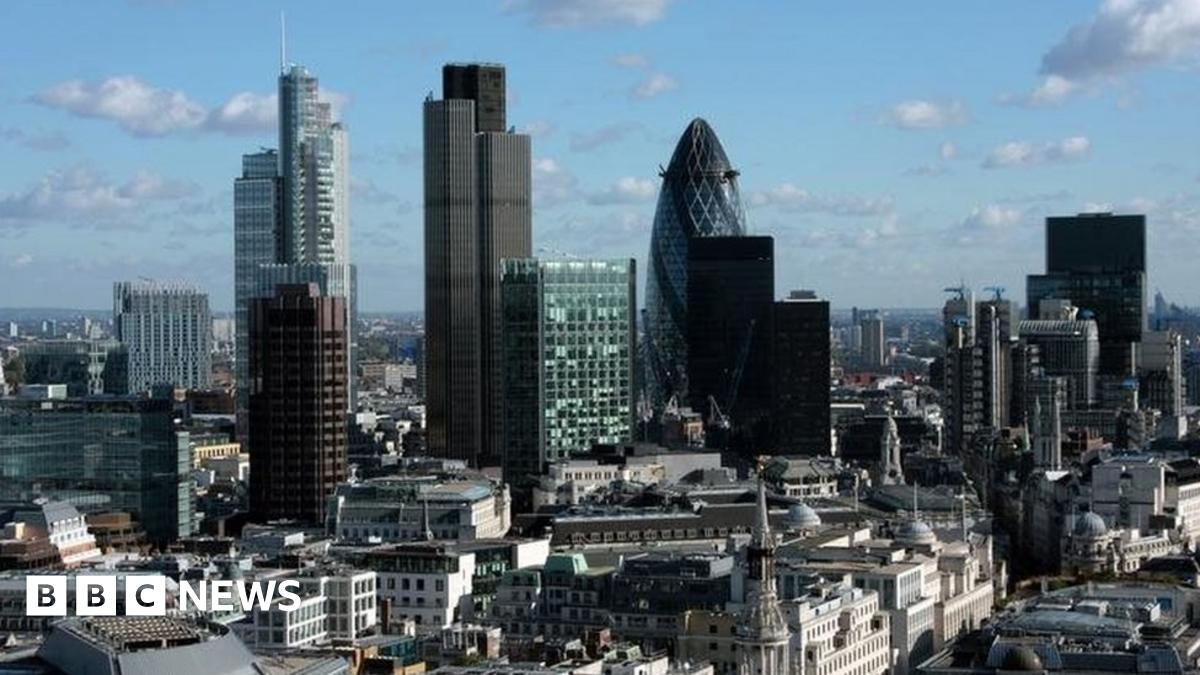 Housing crisis 'threatens' London's competitiveness - BBC News