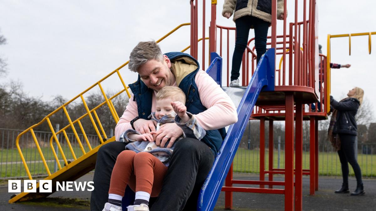 Bournemouth MP calls for developed playgrounds to be replaced - BBC News